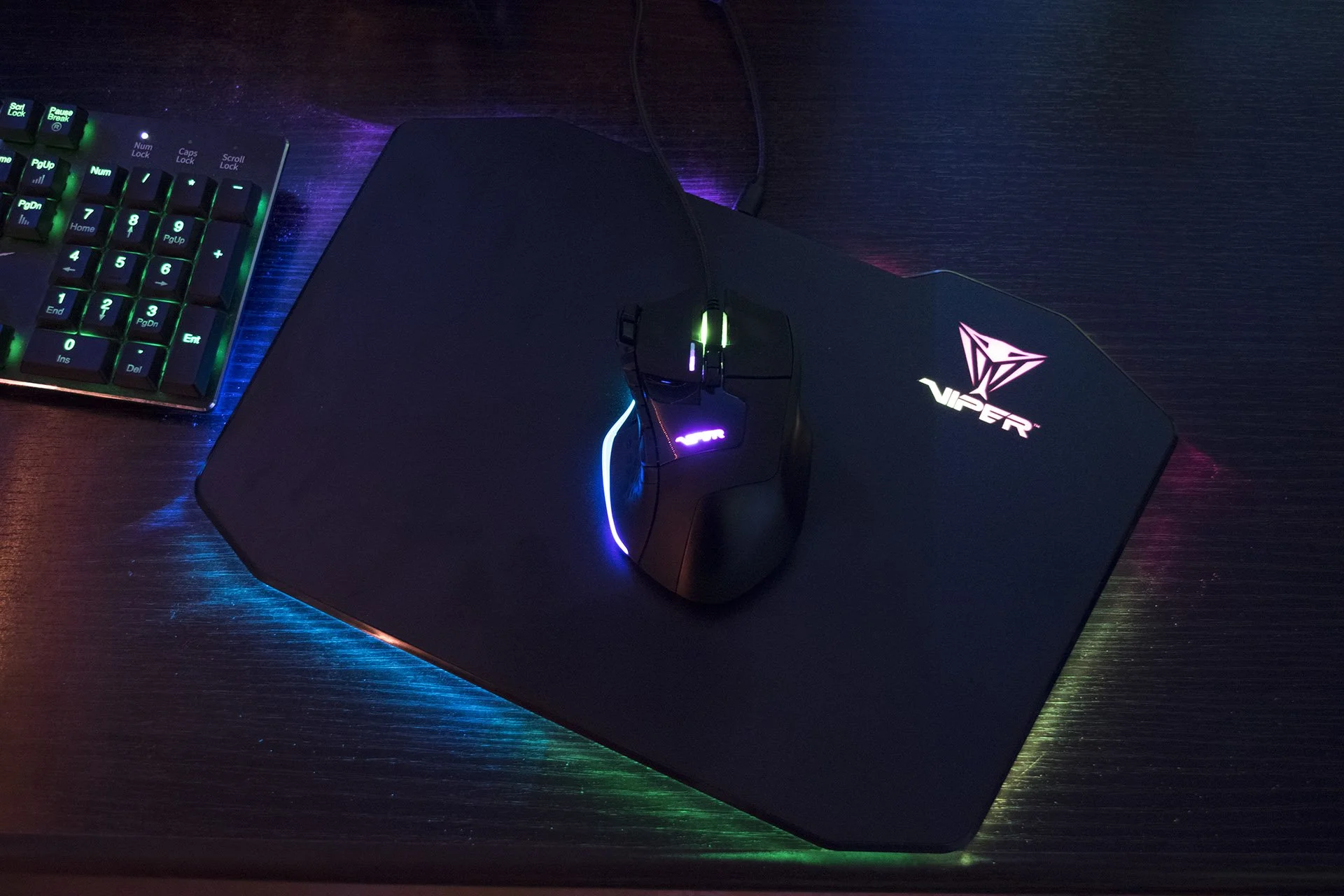 Viper Gaming V570 Blackout Edition & RGB Mousepad UNBOXING!